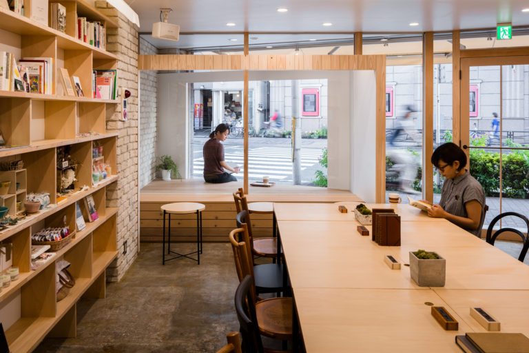 Book & Cafe stand Shinjo Gekijo – cobalt design